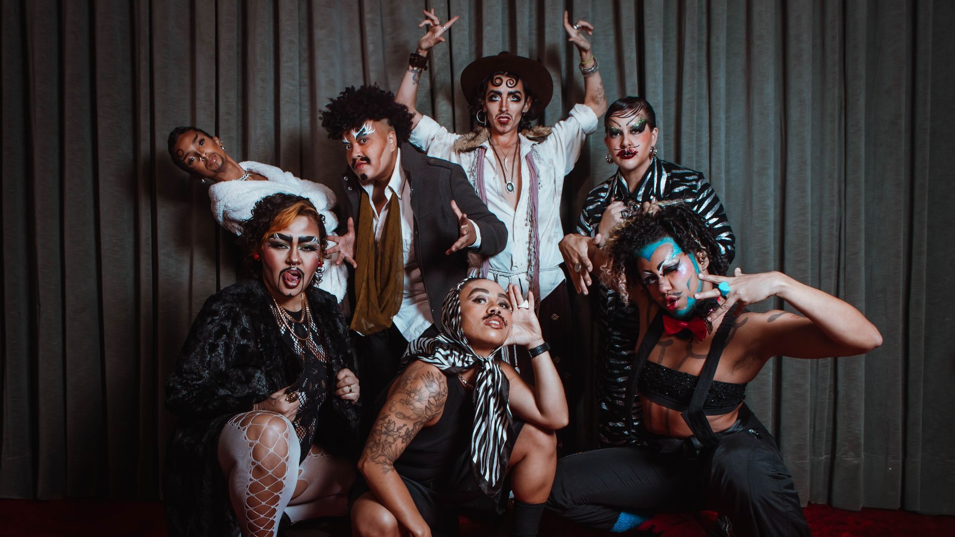 Tarô vira show musical com Moustache Queens em BH - Culturadoria